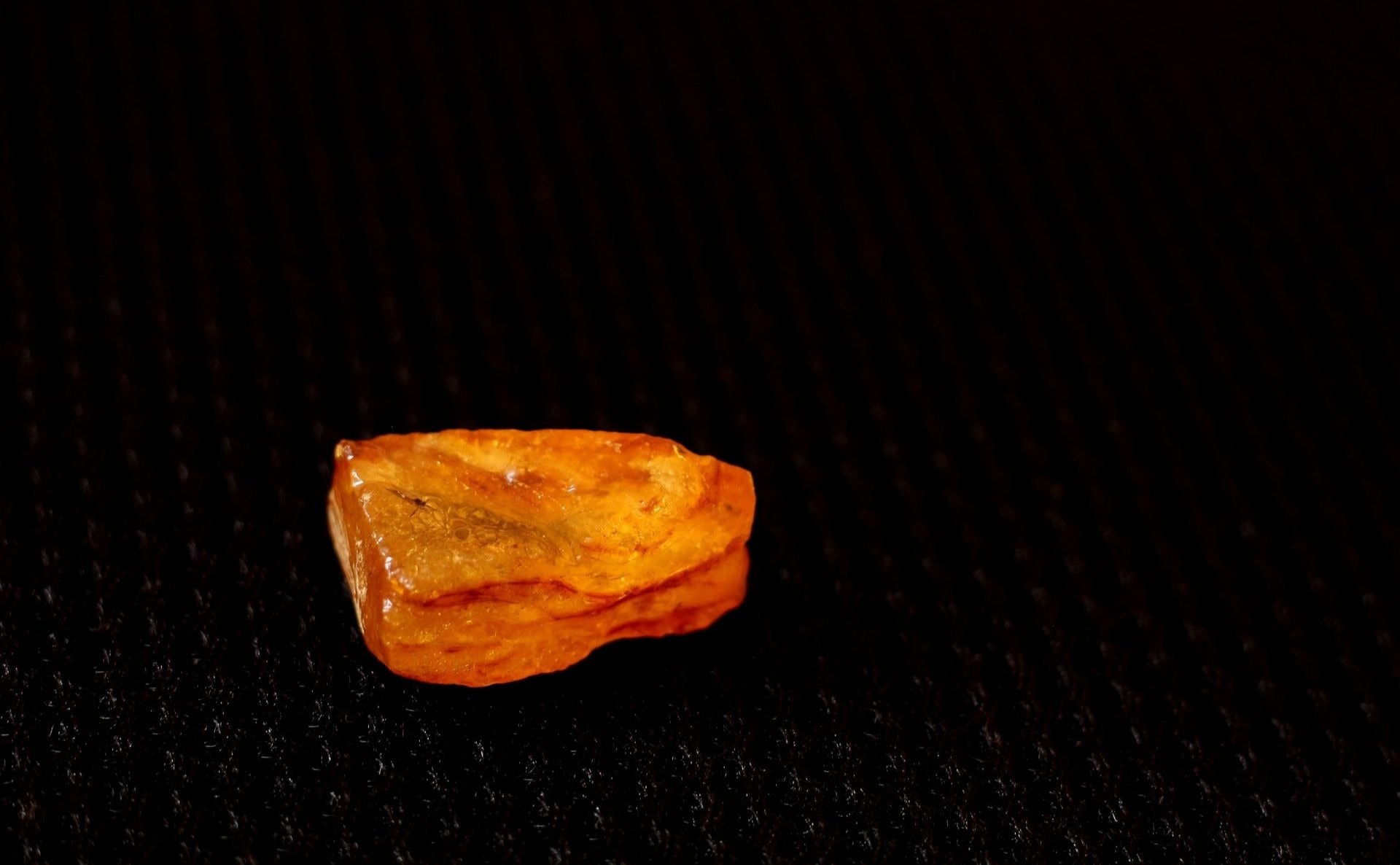 What is Amber, its Symbolism and Meanings? - Lotus Fun